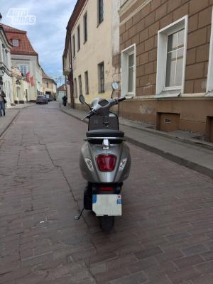 Pelēks Piaggio Vespa 2019 Viļņa, ar dzinēja tilpumu 0.00 L un nobraukumu 9 tūkst. km par 3400 €, foto 11 vietnē AUTOMOTO.COM.LV