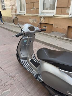 Pelēks Piaggio Vespa 2019 Viļņa, ar dzinēja tilpumu 0.00 L un nobraukumu 9 tūkst. km par 3400 €, foto 15 vietnē AUTOMOTO.COM.LV