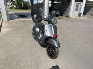 Grey Piaggio Vespa 2021 in Siauliai, with an engine capacity of 0.30 L and mileage of 4 thousand km for 4999 €, photo 3 on AUTOMOTO.COM.LV