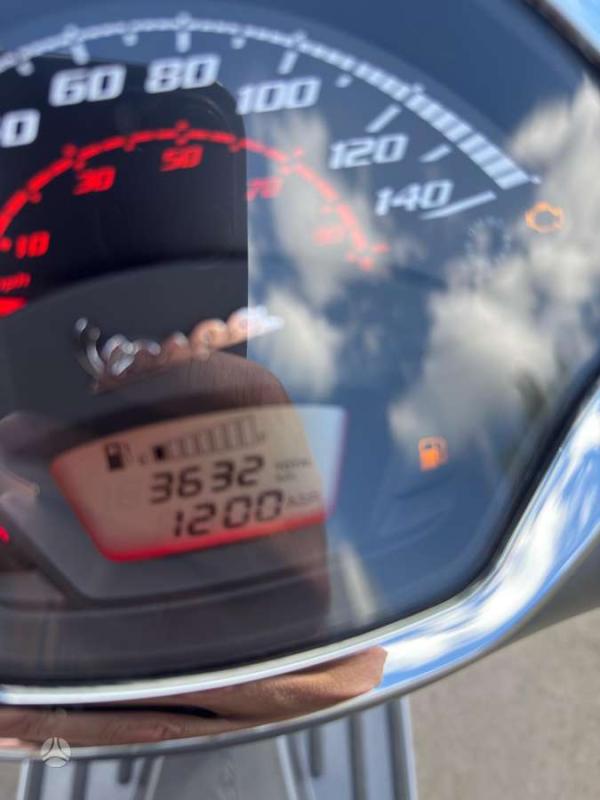 Серый Piaggio Vespa 2021 в Шяуляй, объемом двигателя 0.30 л и пробегом 4 тыс. км за 4999 €, фото 5 на AUTOMOTO.COM.LV