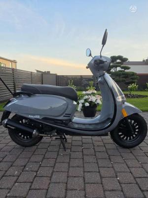 Pelēks Piaggio Vespa 2021 Kauņa, ar dzinēja tilpumu 49.00 L un nobraukumu 31 tūkst. km par 1450 €, foto  vietnē AUTOMOTO.COM.LV