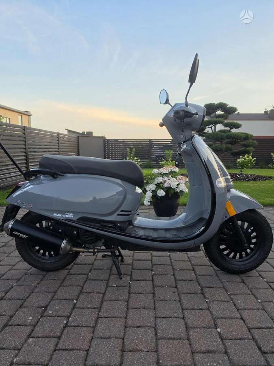 Pelēks Piaggio Vespa 2021 Kauņa, ar dzinēja tilpumu 49.00 L un nobraukumu 31 tūkst. km par 1450 €, foto 1 vietnē AUTOMOTO.COM.LV