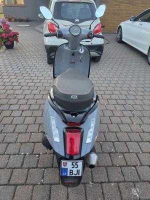 Pelēks Piaggio Vespa 2021 Kauņa, ar dzinēja tilpumu 49.00 L un nobraukumu 31 tūkst. km par 1450 €, foto 5 vietnē AUTOMOTO.COM.LV