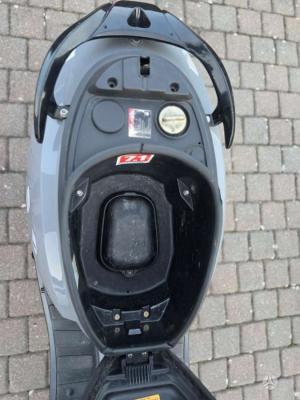 Pelēks Piaggio Vespa 2021 Kauņa, ar dzinēja tilpumu 49.00 L un nobraukumu 31 tūkst. km par 1450 €, foto 6 vietnē AUTOMOTO.COM.LV