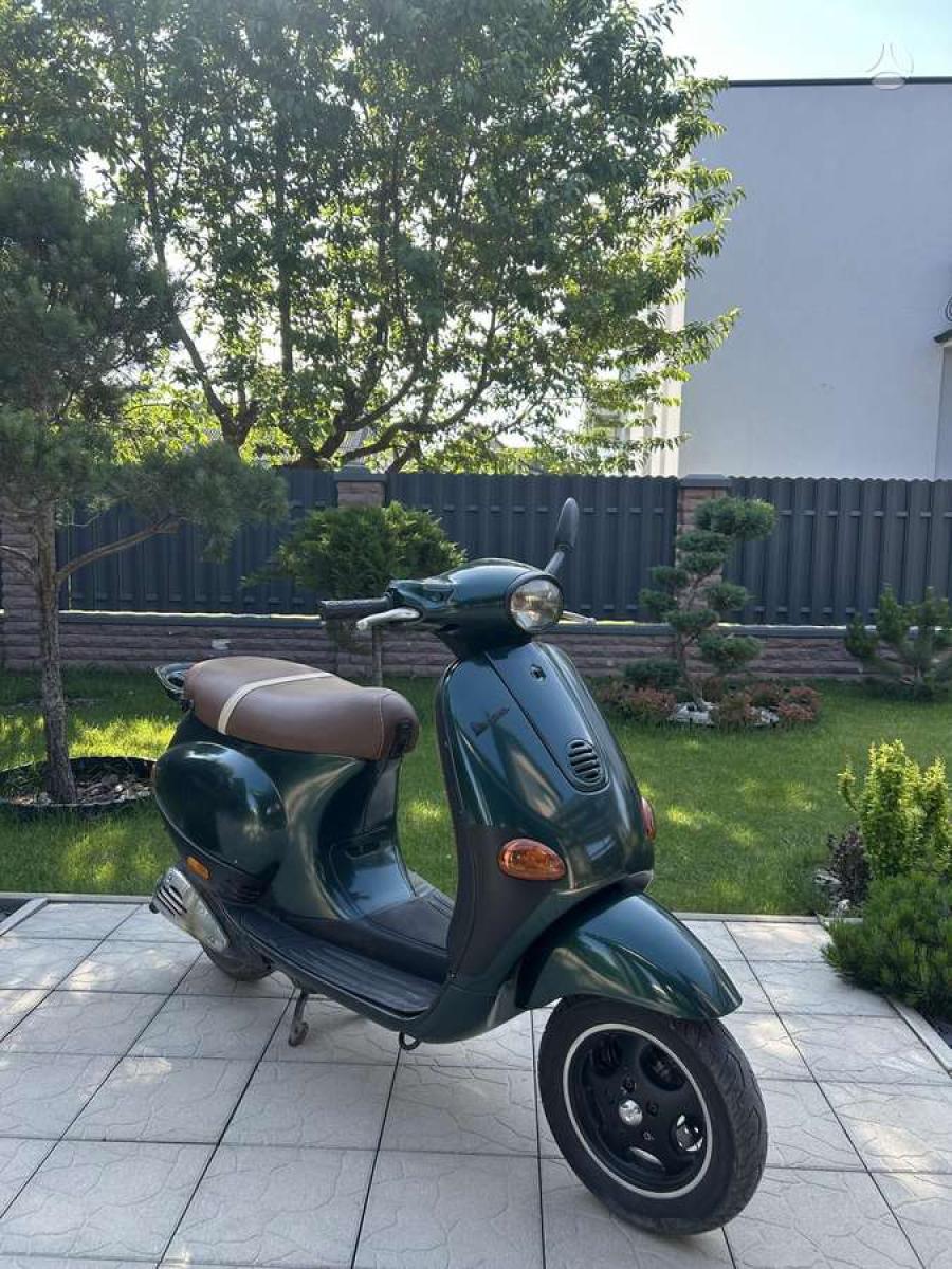 Piaggio Vespa 2000 в Вильнюс, объемом двигателя 49.00 л и пробегом 15 тыс. км за 800 €, фото 1 на AUTOMOTO.COM.LV