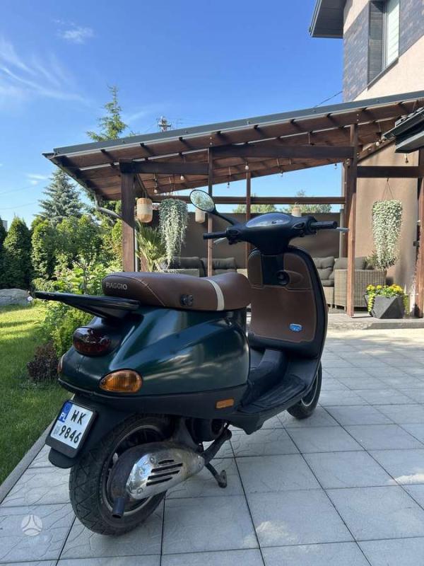 Piaggio Vespa 2000 Viļņa, ar dzinēja tilpumu 49.00 L un nobraukumu 15 tūkst. km par 800 €, foto 2 vietnē AUTOMOTO.COM.LV