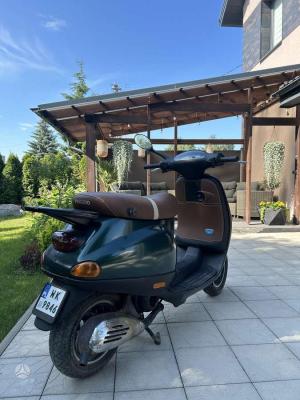 Piaggio Vespa 2000 в Вильнюс, объемом двигателя 49.00 л и пробегом 15 тыс. км за 800 €, фото 3 на AUTOMOTO.COM.LV
