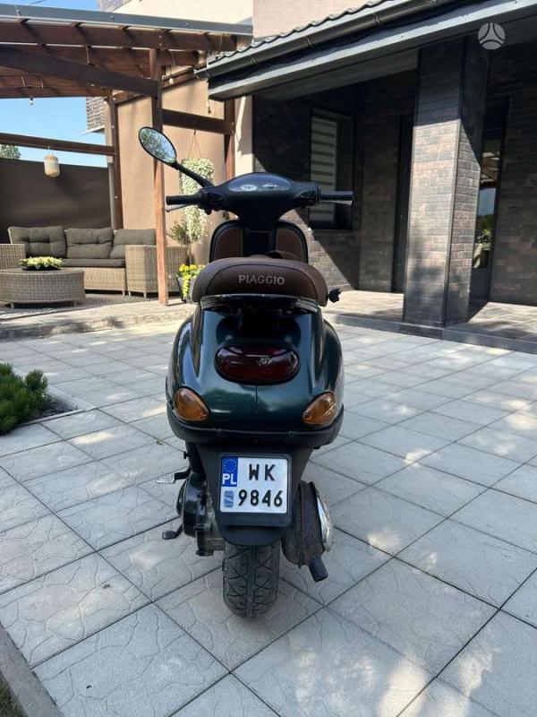 Piaggio Vespa 2000 Viļņa, ar dzinēja tilpumu 49.00 L un nobraukumu 15 tūkst. km par 800 €, foto 6 vietnē AUTOMOTO.COM.LV