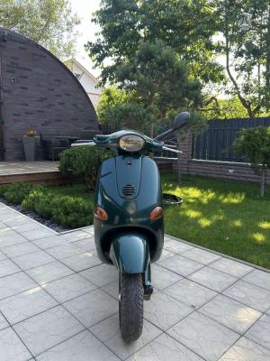 Piaggio Vespa 2000 в Вильнюс, объемом двигателя 49.00 л и пробегом 15 тыс. км за 800 €, фото 8 на AUTOMOTO.COM.LV