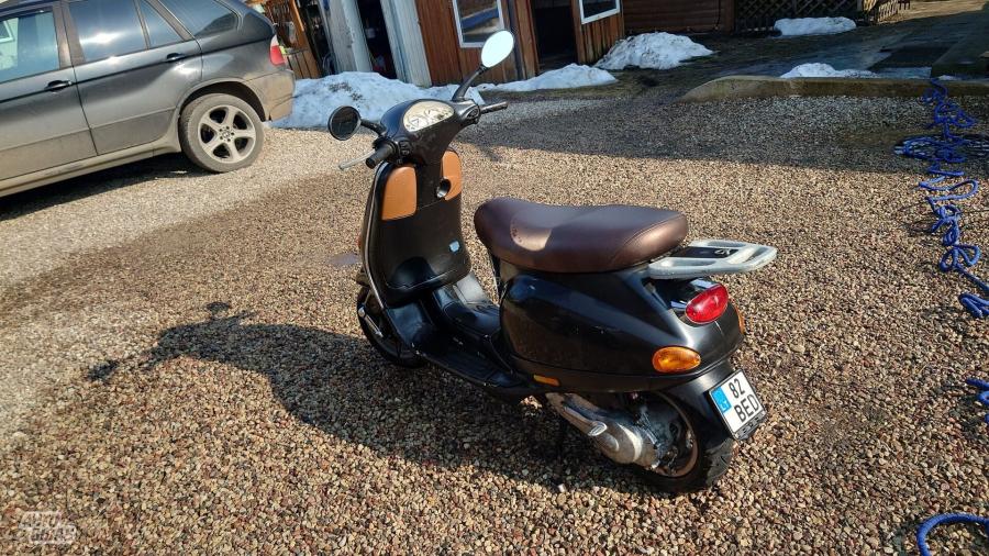 Piaggio Vespa 2003 Viļņa, ar dzinēja tilpumu 0.00 L un nobraukumu 0 tūkst. km par 800 €, foto 2 vietnē AUTOMOTO.COM.LV