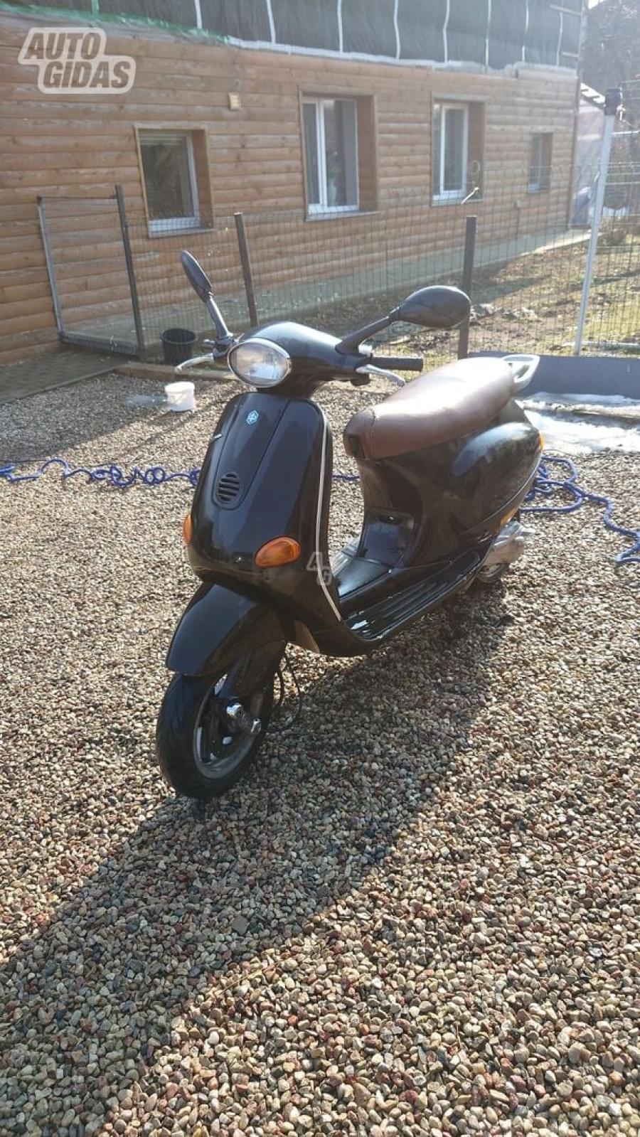 Piaggio Vespa 2003 Viļņa, ar dzinēja tilpumu 0.00 L un nobraukumu 0 tūkst. km par 800 €, foto 4 vietnē AUTOMOTO.COM.LV