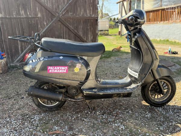Piaggio Vespa 2004 Viļņa, ar dzinēja tilpumu 0.00 L un nobraukumu 0 tūkst. km par 300 €, foto 3 vietnē AUTOMOTO.COM.LV