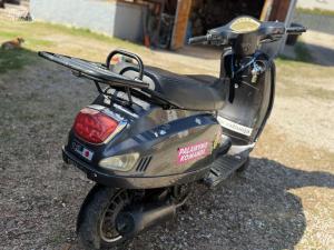 Piaggio Vespa 2004 in Vilnius, with an engine capacity of 0.00 L and mileage of 0 thousand km for 300 €, photo 7 on AUTOMOTO.COM.LV