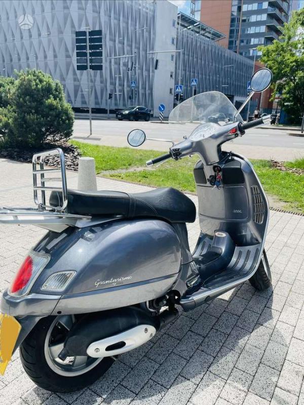 Piaggio Vespa 2004 в Вильнюс, объемом двигателя 0.20 л и пробегом 4 тыс. км за 2000 €, фото 4 на AUTOMOTO.COM.LV