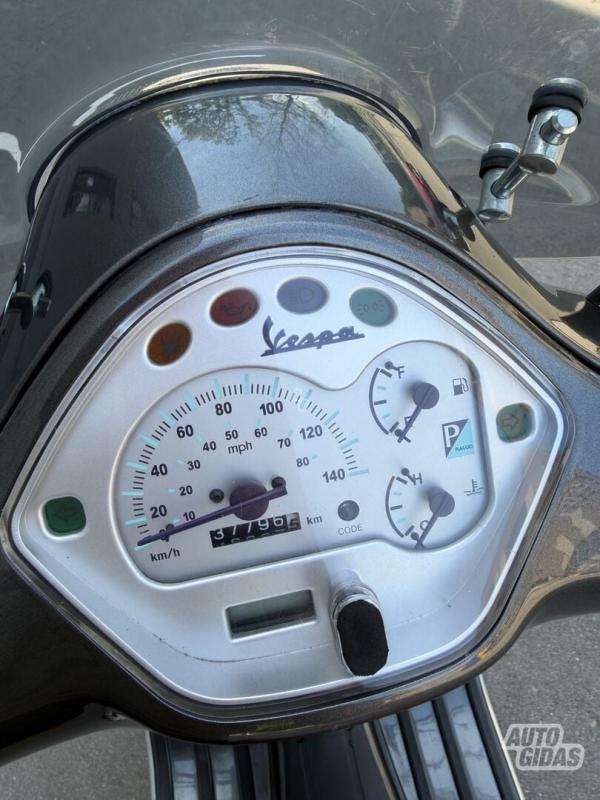 Piaggio Vespa 2004 in Kaunas, with an engine capacity of 0.13 L and mileage of 37 thousand km for 2100 €, photo 7 on AUTOMOTO.COM.LV