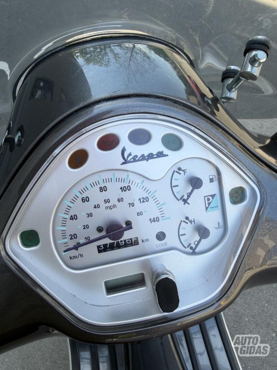 Piaggio Vespa 2004 in Kaunas, with an engine capacity of 0.13 L and mileage of 37 thousand km for 2100 €, photo 8 on AUTOMOTO.COM.LV