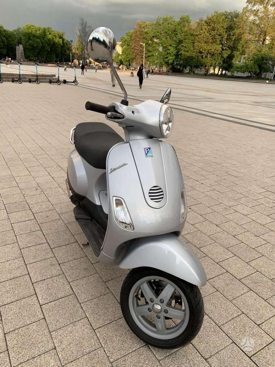 Piaggio Vespa 2004 in Vilnius, with an engine capacity of 0.00 L and mileage of 15 thousand km for 750 €, photo 7 on AUTOMOTO.COM.LV