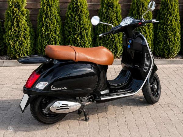 Piaggio Vespa 2004 in Vilnius, with an engine capacity of 0.20 L and mileage of 20 thousand km for 1550 €, photo 4 on AUTOMOTO.COM.LV