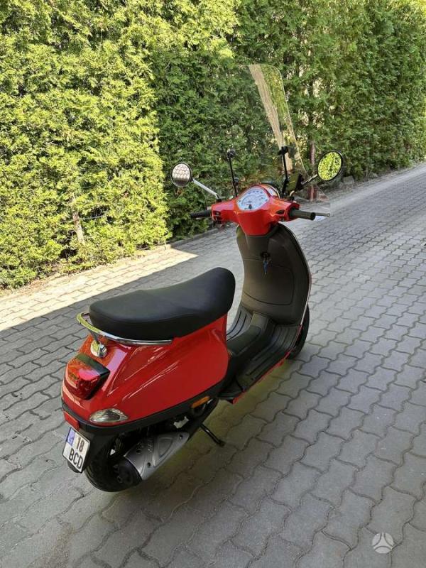 Piaggio Vespa 2005 в Кретинга, объемом двигателя 49.00 л и пробегом 8 тыс. км за 1000 €, фото 3 на AUTOMOTO.COM.LV