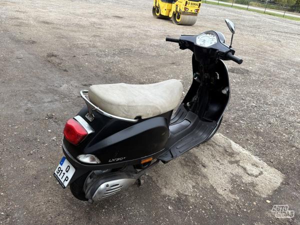 Piaggio Vespa 2006 Kelmė, ar dzinēja tilpumu 0.05 L un nobraukumu 27 tūkst. km par 465 €, foto 4 vietnē AUTOMOTO.COM.LV