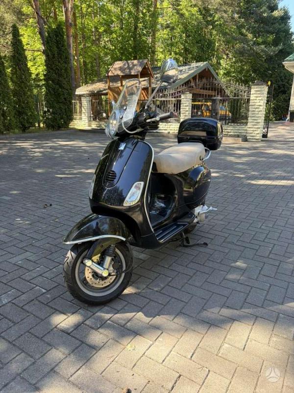 Piaggio Vespa 2007 in Vilnius, with an engine capacity of 0.13 L and mileage of 11 thousand km for 1950 €, photo 1 on AUTOMOTO.COM.LV