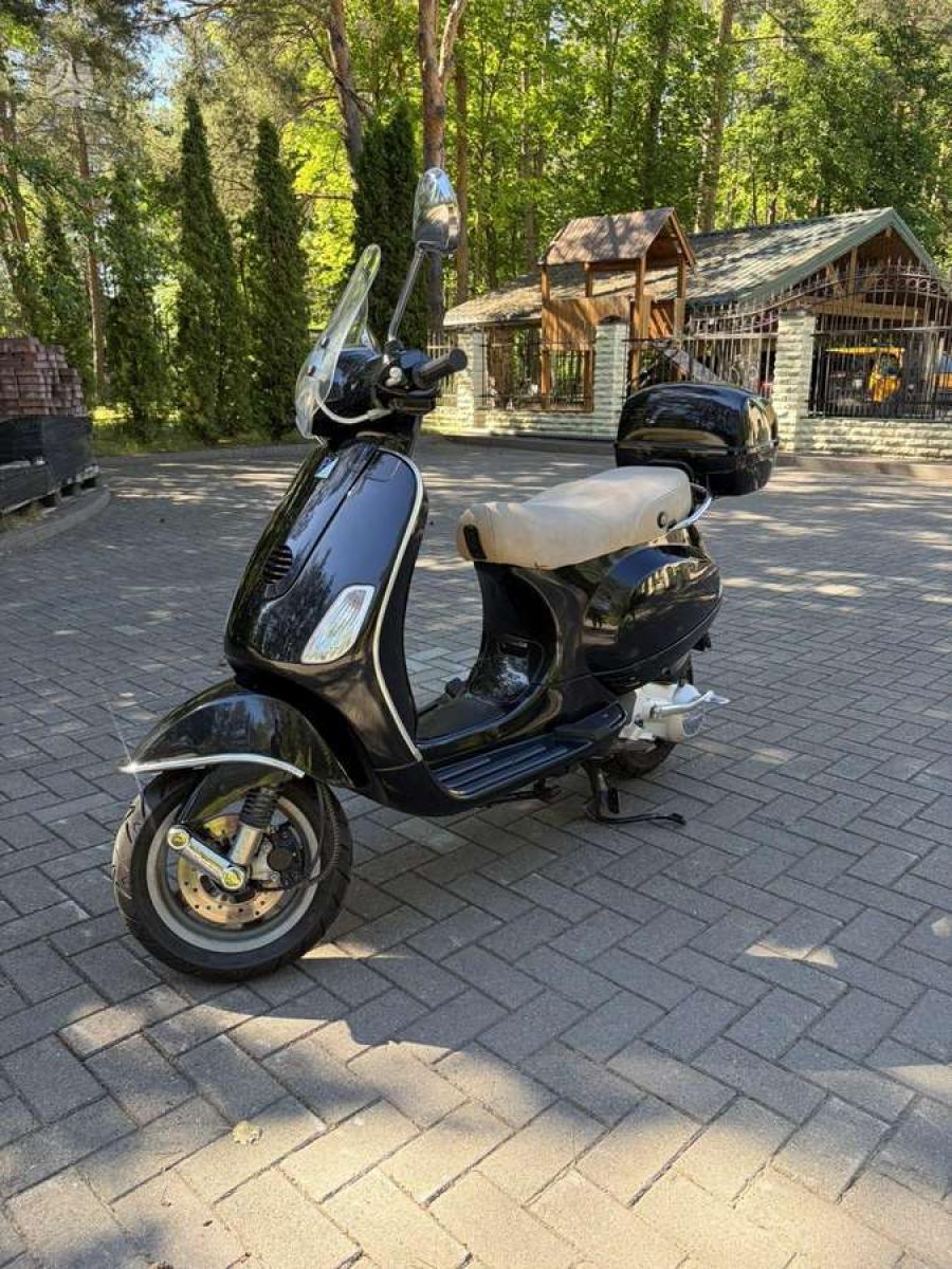 Piaggio Vespa 2007 Viļņa, ar dzinēja tilpumu 0.13 L un nobraukumu 11 tūkst. km par 1950 €, foto 7 vietnē AUTOMOTO.COM.LV