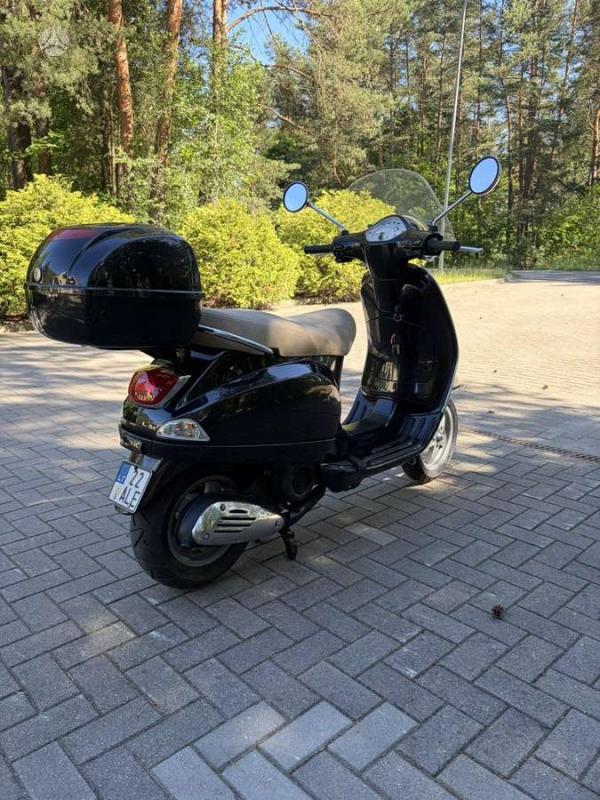 Piaggio Vespa 2007 in Vilnius, with an engine capacity of 0.13 L and mileage of 11 thousand km for 1950 €, photo 8 on AUTOMOTO.COM.LV