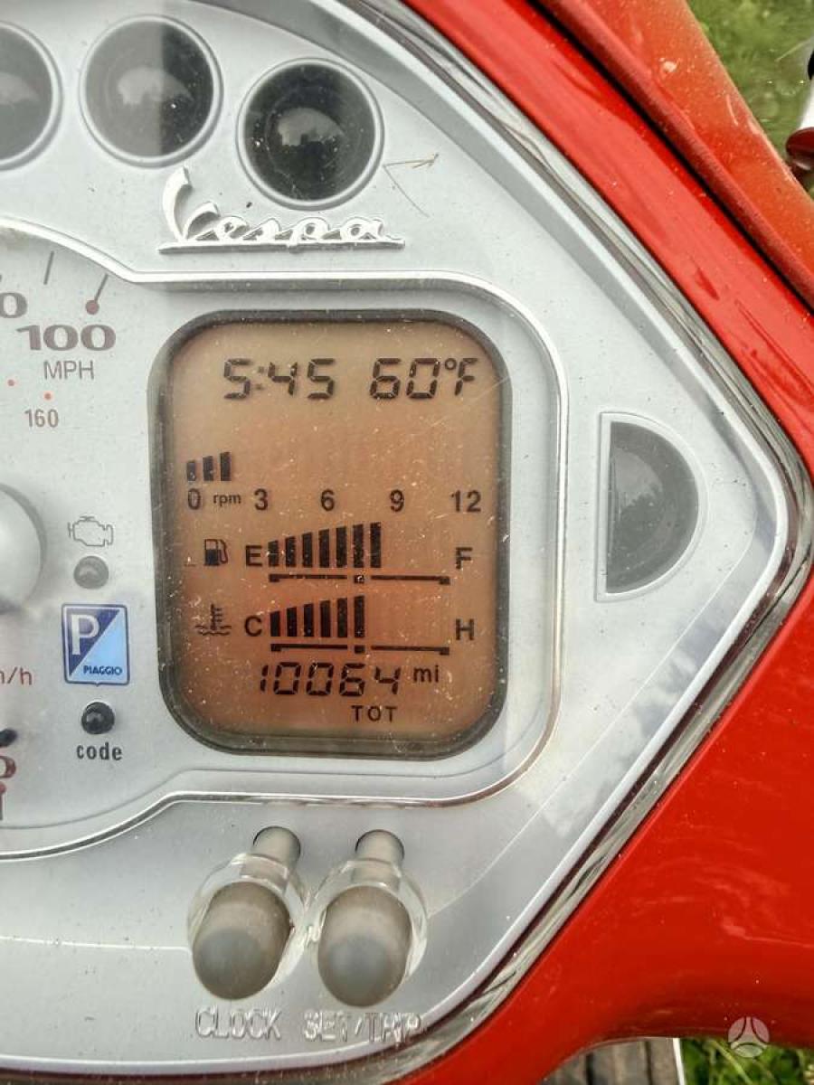 Piaggio Vespa 2007 in Utena, with an engine capacity of 0.25 L and mileage of 15 thousand km for 2350 €, photo 7 on AUTOMOTO.COM.LV