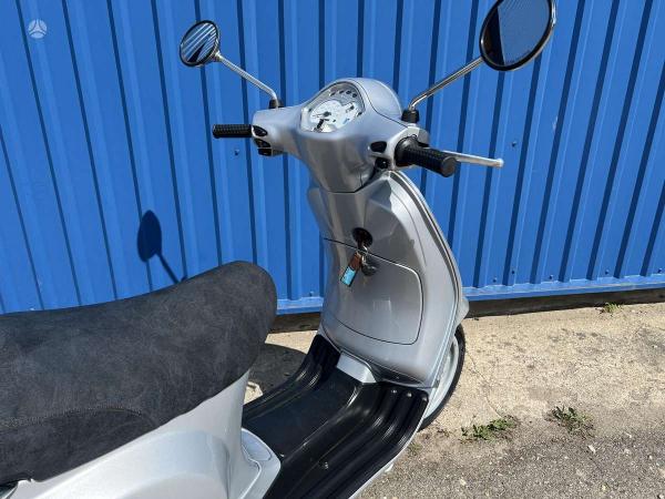 Piaggio Vespa 2007 in Ukmerge, with an engine capacity of 0.13 L and mileage of 50 thousand km for 1550 €, photo 6 on AUTOMOTO.COM.LV