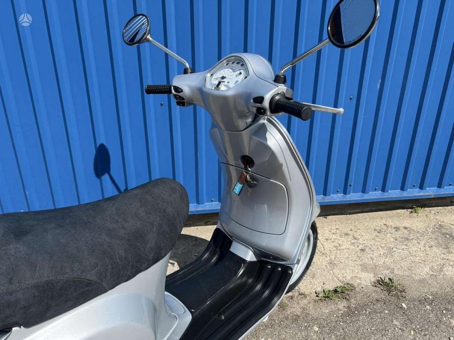 Piaggio Vespa 2007 in Ukmerge, with an engine capacity of 0.13 L and mileage of 50 thousand km for 1550 €, photo 7 on AUTOMOTO.COM.LV