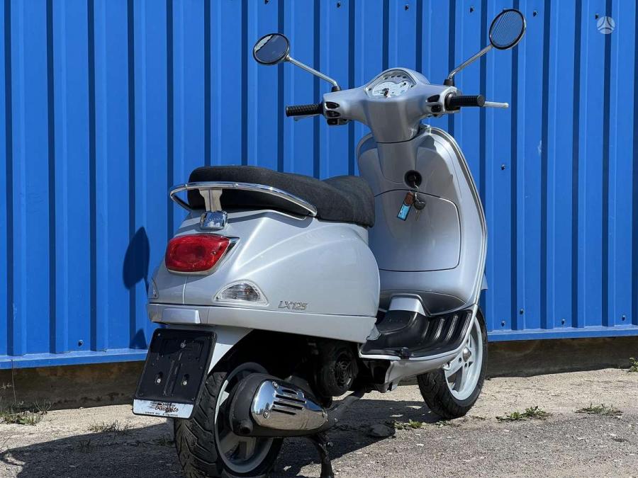 Piaggio Vespa 2007 in Ukmerge, with an engine capacity of 0.13 L and mileage of 50 thousand km for 1550 €, photo 8 on AUTOMOTO.COM.LV