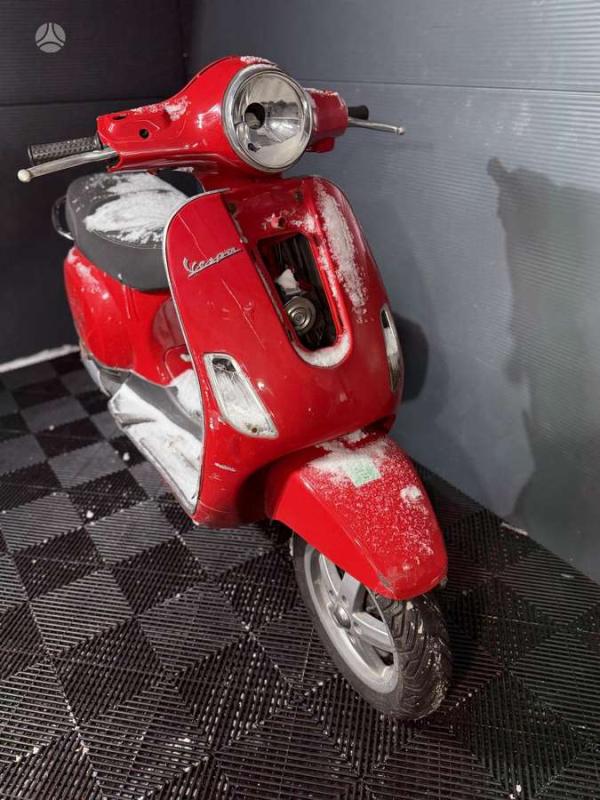 Piaggio Vespa 2008 Tauragė, ar dzinēja tilpumu 49.00 L un nobraukumu 5 tūkst. km par 800 €, foto 5 vietnē AUTOMOTO.COM.LV