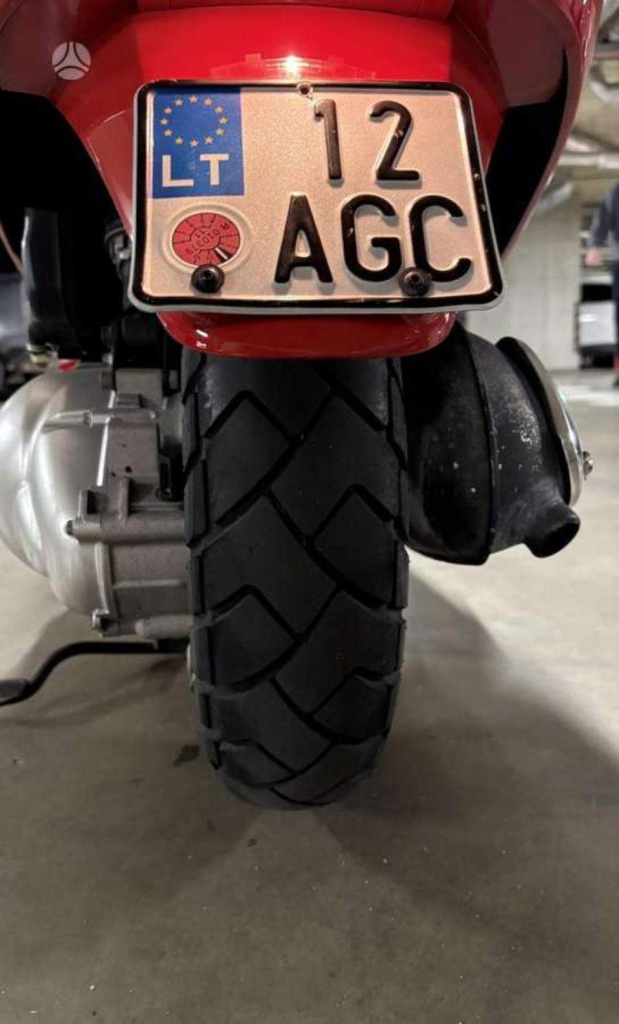 Piaggio Vespa 2008 Viļņa, ar dzinēja tilpumu 0.13 L un nobraukumu 5 tūkst. km par 2750 €, foto 6 vietnē AUTOMOTO.COM.LV