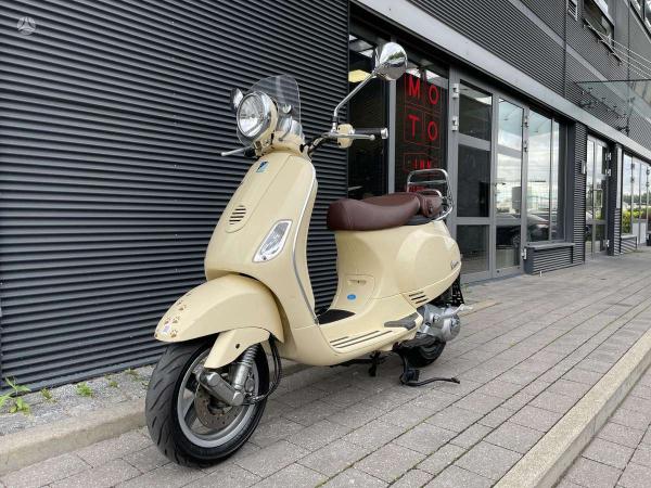 Piaggio Vespa 2009 в Рига на AUTOMOTO.COM.LV Piaggio Vespa 2009 в Рига, объемом двигателя 0.13 л и пробегом 11 тыс. км за 1999 €, фото 1 на AUTOMOTO.COM.LV