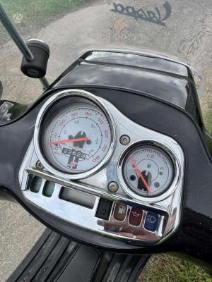 Piaggio Vespa 2010 Kauņa, ar dzinēja tilpumu 49.00 L un nobraukumu 13 tūkst. km par 1000 €, foto 6 vietnē AUTOMOTO.COM.LV