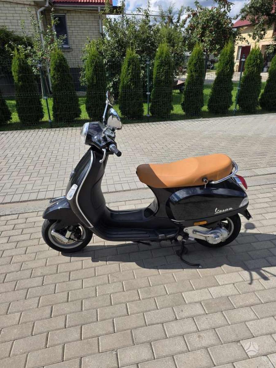 Piaggio Vespa 2010 in Panevezys, with an engine capacity of 50.00 L and mileage of 15 thousand km for 1250 €, photo 5 on AUTOMOTO.COM.LV