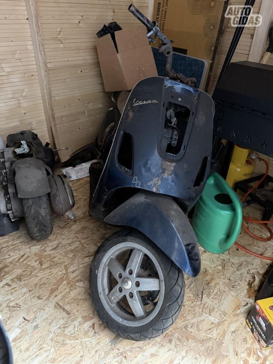 Piaggio Vespa 2011 в Вильнюс, объемом двигателя 0.00 л и пробегом 0 тыс. км за 1000 €, фото 7 на AUTOMOTO.COM.LV