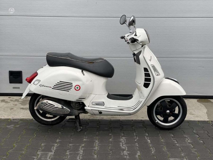 Piaggio Vespa 2012 Vilkaviškis, ar dzinēja tilpumu 0.30 L un nobraukumu 40 tūkst. km par 1450 €, foto 4 vietnē AUTOMOTO.COM.LV