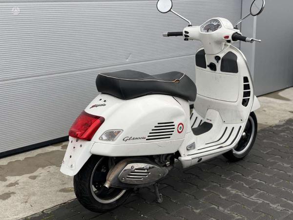Piaggio Vespa 2012 Vilkaviškis, ar dzinēja tilpumu 0.30 L un nobraukumu 40 tūkst. km par 1450 €, foto 5 vietnē AUTOMOTO.COM.LV
