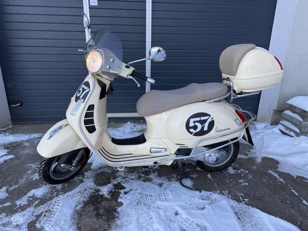 Piaggio Vespa 2012 Panevēža, ar dzinēja tilpumu 0.13 L un nobraukumu 15 tūkst. km par 2600 €, foto 1 vietnē AUTOMOTO.COM.LV