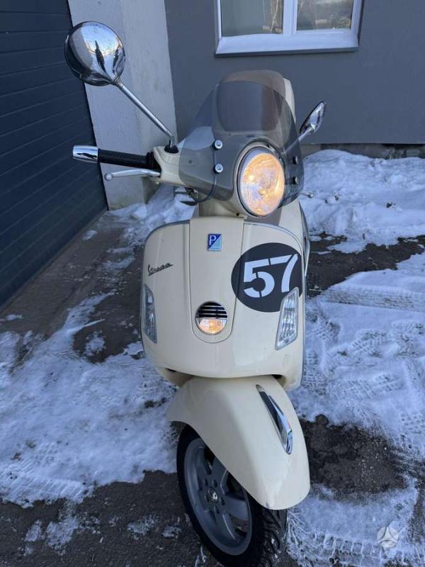 Piaggio Vespa 2012 Panevēža, ar dzinēja tilpumu 0.13 L un nobraukumu 15 tūkst. km par 2600 €, foto 3 vietnē AUTOMOTO.COM.LV