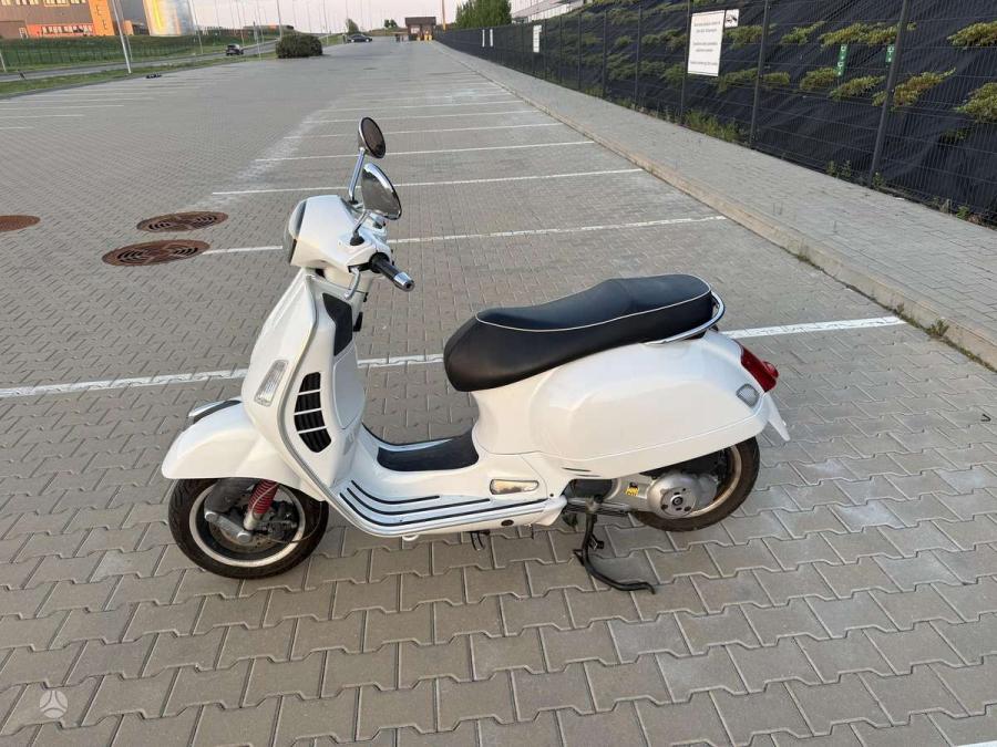 Piaggio Vespa 2012 в Каунас, объемом двигателя 0.30 л и пробегом 41 тыс. км за 3300 €, фото 4 на AUTOMOTO.COM.LV