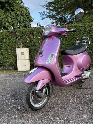 Piaggio Vespa 2012 Šauļi, ar dzinēja tilpumu 0.13 L un nobraukumu 6 tūkst. km par 2650 €, foto  vietnē AUTOMOTO.COM.LV