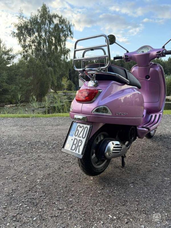 Piaggio Vespa 2012 in Siauliai, with an engine capacity of 0.13 L and mileage of 6 thousand km for 2650 €, photo 7 on AUTOMOTO.COM.LV