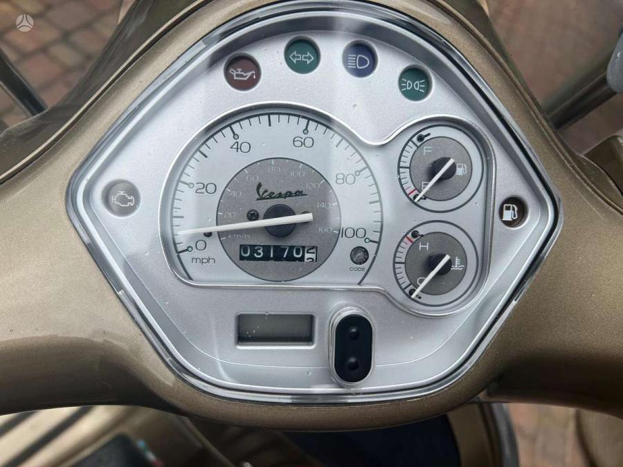 Piaggio Vespa 2013 in Jurbarkas, with an engine capacity of 0.30 L and mileage of 5 thousand km for 3500 €, photo 5 on AUTOMOTO.COM.LV