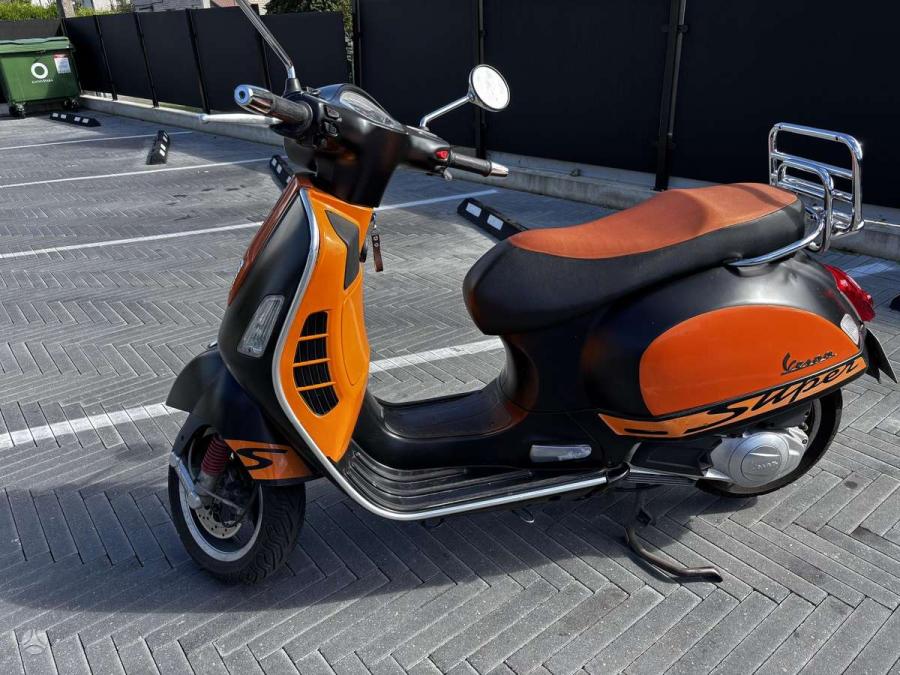 Piaggio Vespa 2014 Kauņa, ar dzinēja tilpumu 0.13 L un nobraukumu 34 tūkst. km par 2600 €, foto 6 vietnē AUTOMOTO.COM.LV