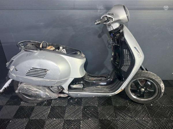 Piaggio Vespa 2015 в Таураге, объемом двигателя 0.13 л и пробегом 10 тыс. км за 750 €, фото 4 на AUTOMOTO.COM.LV
