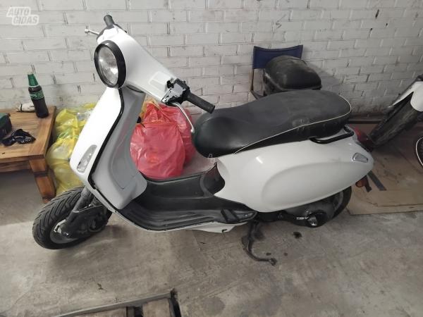 Piaggio Vespa 2016 Kauņa, ar dzinēja tilpumu 0.00 L un nobraukumu 0 tūkst. km par 800 €, foto 2 vietnē AUTOMOTO.COM.LV