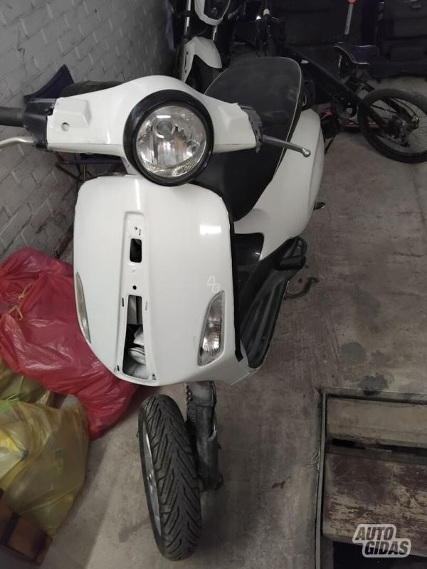 Piaggio Vespa 2016 Kauņa, ar dzinēja tilpumu 0.00 L un nobraukumu 0 tūkst. km par 800 €, foto 3 vietnē AUTOMOTO.COM.LV