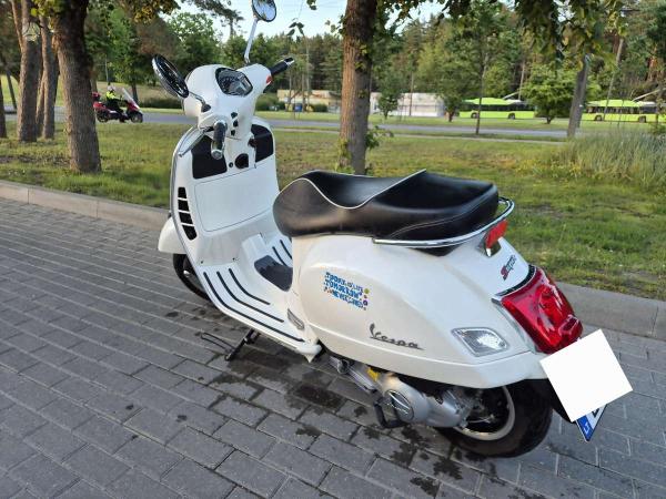 Piaggio Vespa 2016 in Kaunas, with an engine capacity of 0.30 L and mileage of 12 thousand km for 3600 €, photo 3 on AUTOMOTO.COM.LV
